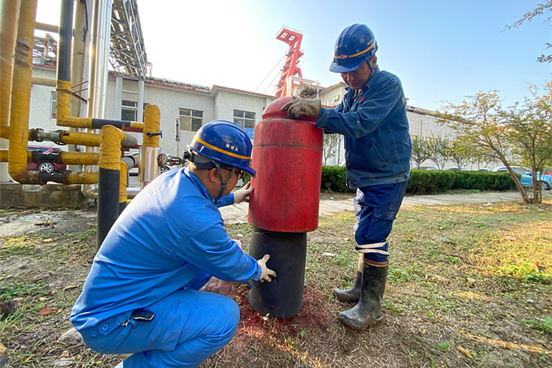 济三煤矿：管道穿“棉衣”筑牢防寒屏障 -兖矿能源集团股份有限公司